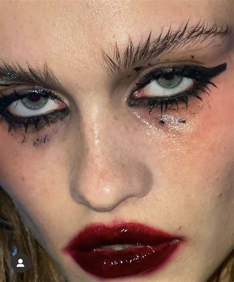 Pin By Jesse On Messy Lips Smudged Makeup Edgy Makeup Aesthetic Makeup