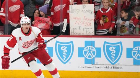 Must See Red Wings Patrick Kane Beats His Former Team With Overtime