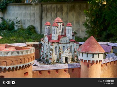 Medieval Castles Layout