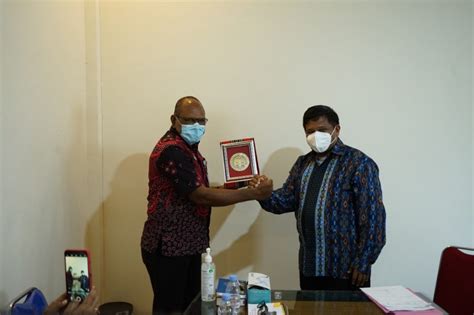 InfoPublik Kepala BKKBN Provinsi Maluku Silaturahmi Ke MPH Sinode GPM