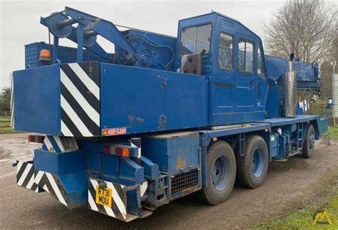 Kato NK 250E V 25 Ton Telescopic Boom Truck Crane For Sale Hoists