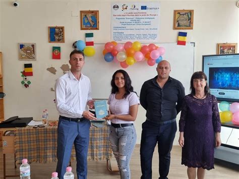 Тържествена церемония по връчване на дипломите за средно образование на випуск 2023 Уеб сайт