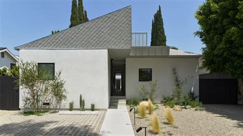 The Ladg Upends Traditional Organisation For La Bungalow Remodel