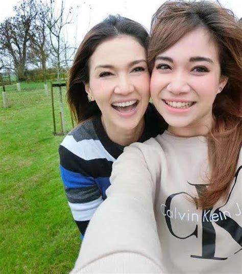 ฝาแฝดชัดๆ นนนี่ ลูกสาว แอน สิเรียม ยิ่งโตยิ่งสวย ยิ้มหวานเหมือนกันเป๊ะ