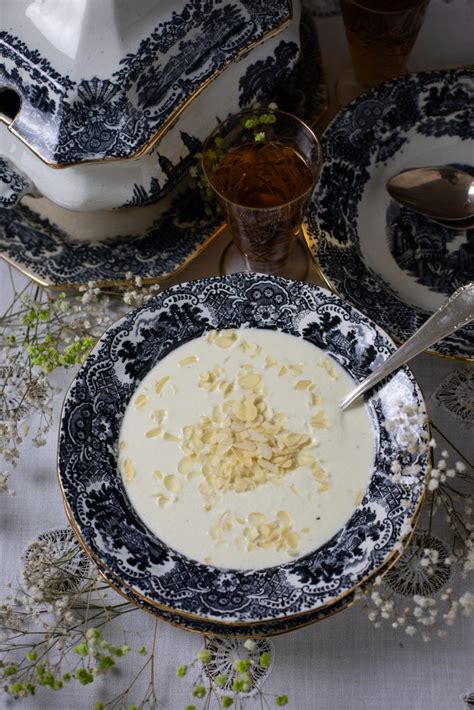 Crema De Puerros Y Almendras Exquisita Y Delicada