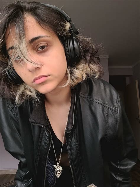 L On Twitter تیر ۱۴۰۲