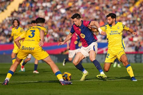 Barcelone Pour étendre Le Contrat De Robert Lewandowski Au Delà De L