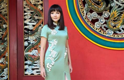 Natal Alena Wu Hadirkan Lagu Spesial Bersama Keluarga Okezone Celebrity