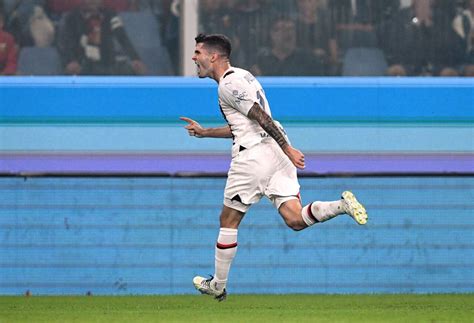Video El delantero Olivier Giroud fue el héroe del Milan hizo una