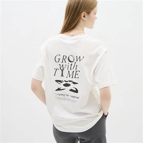 女裝 印花t恤5分袖文字排版ec Uniqlo 比價 Uq 搜尋