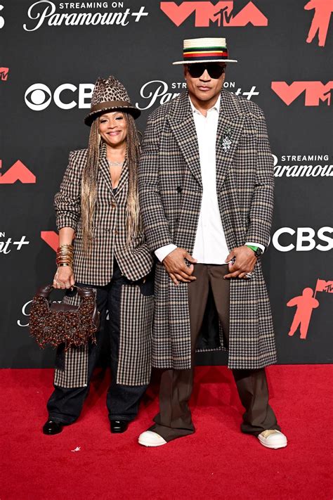 Who Is Ll Cool Js Wife Simone I Smith Get To Know The Rappers