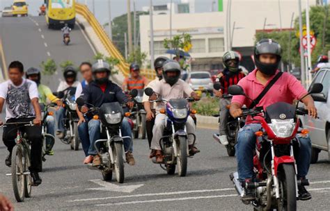 Mototaxistas Con Dudas Sobre Nueva Reglamentación Para El Uso De Casco