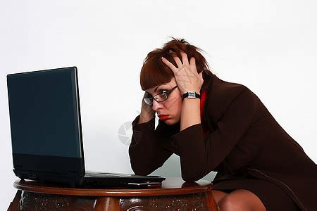 面临压力的女商务人士首席女性持有金融姿势焦虑职员职场雇主女士高清图片下载 正版图片321930625 摄图网