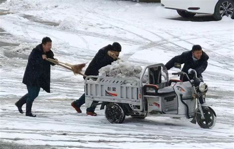 保定公交举全司之力 浴“雪”奋战 坚守冬雪之路 守护市民暖心出行 热点新闻 保定市公共交通有限公司