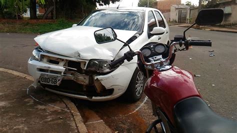 Motociclista Fura Preferencial Em Cruzamento E Causa Acidente Direto