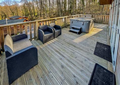 Superior Lodge Hot Tub 5 In Chudleigh Newton Abbot Hoseasons
