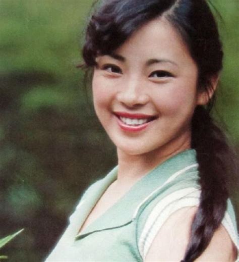 黃秋燕近照 57歲氣質依舊 網友都提起了現在的李連杰 每日頭條