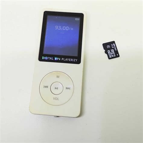 Yahoo!オークション - DIGITAL MP4 PLAYER/ZY 4G microSD付 ワイドFMラ...