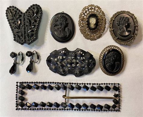 Collection Victorian Jet Black Mourning Jewelry