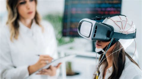 4 High Tech Applications Of Smart Glasses Revolutionizing The Industrial Sector