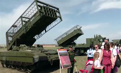 Systém TOS-3 dorazil k ruským jednotkám | ARMYWEB.cz