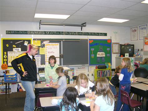 Hawkeye Day At Kate Wickham Elementary School University Of Iowa