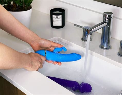Đồ Chơi Tình Dục Sex Toy Là Gì Có Lợi Hay Gây Hại