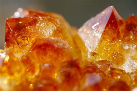 Descubre El Significado Y Los Poderosos Beneficios De Los Cristales
