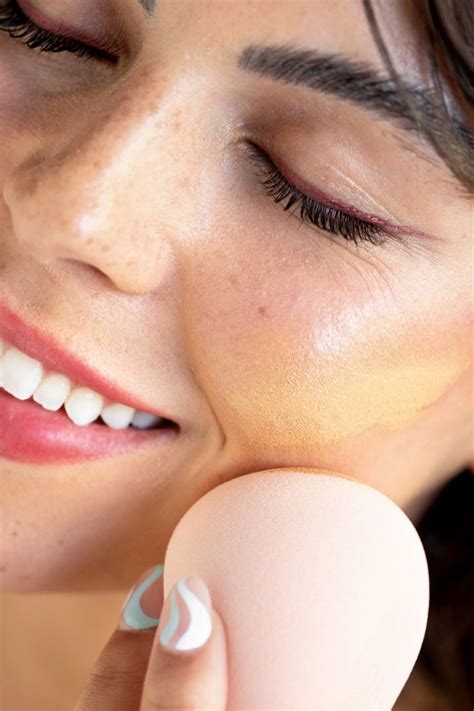 Maquillaje sin secretos Cómo aplicar la base para un acabado perfecto