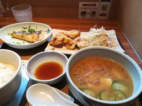 やよい軒の夏の定番「冷汁ととり天の定食」 シャングリラ池袋を訪ねて