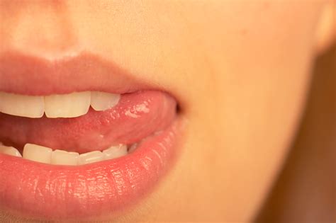 Wallpaper Girl Tongue On Lips 911543 Hd Wallpaper And Backgrounds Download