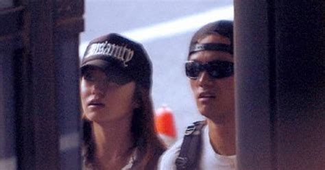 【独占スクープ】矢田亜希子♡押尾 学「ハワイ旅行お手々つないで愛」 Friday（フライデー）