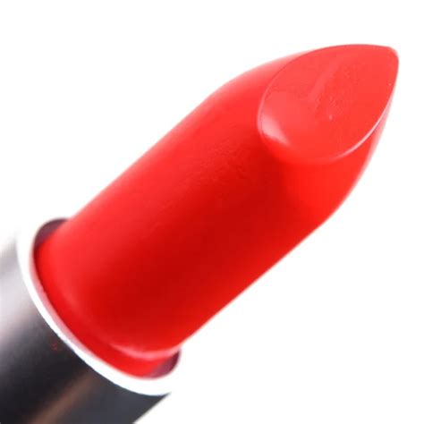 7 Red Lipsticks Redheads Must Try How To Be A Redhead