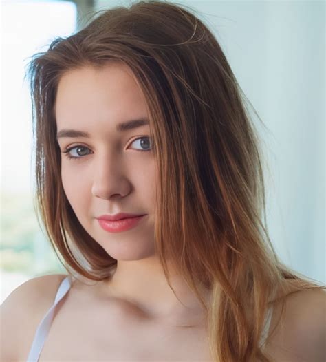 Elvera Actress Height Age Videos Photos Biography Boyfriend