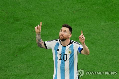1보 메시 드디어 월드컵 정상에아르헨 프랑스 잡고 36년만의 우승