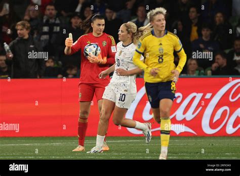 Swedens Goalkeeper Zecira Musovic Left Gives Her Thumbs Up During