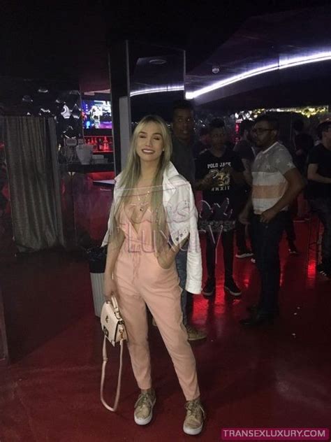 Gaby Abelha Acompanhante Travesti • Transex Luxury