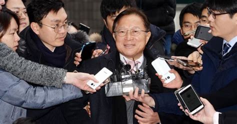 청탁 칼럼 쓴 조선일보 전 주필 다시 유죄로 뒤집혔다
