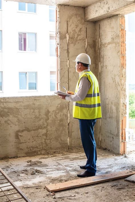 Foreman Officer Inspector Building Inspector Engineer Or Inspector At Construction Site