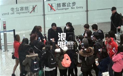 茶娱 鹿晗遭粉丝围堵无奈发文劝阻手机新浪网