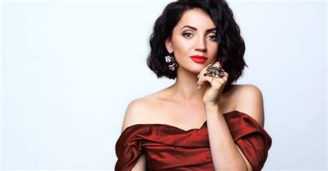 Цибульська показала як стала на цвяхи Пишаюся собою Афіша Bigmir Net