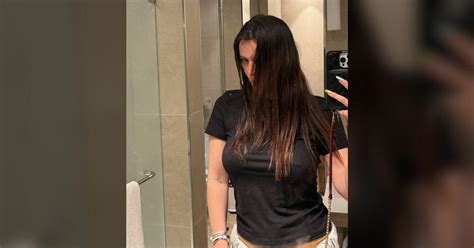 Bella Thorne Exposes Her Nipples In T Shirt After Posing Naked Photos