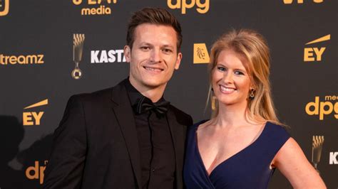 Simen And Larissa Zijn Blind Getrouwd Showbizzsite
