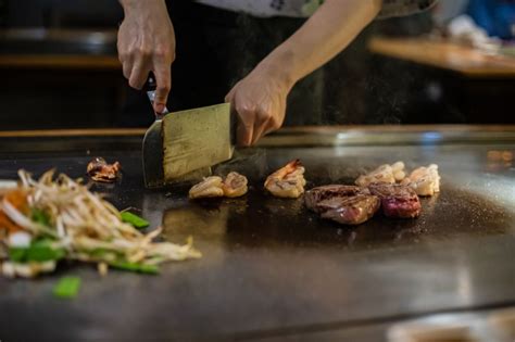 Tips For Tipping At A Hibachi Restaurant 🫰 Givehowmuch