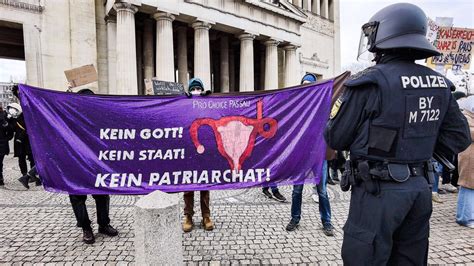 Werbeverbot für Abtreibungen Bundestag schafft Paragraf a ab