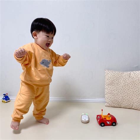 아기 걷는 시기 첫 걸음마 언제부터 주의사항 알려드려요 네이버 블로그