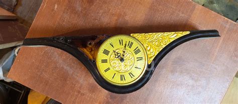 Часы — купить в Красноярске Состояние Б у Часы настенные настольные на интернет аукционе