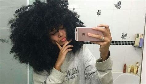 Pin By 𝐋𝐢𝐦𝐞𝐫𝐧𝐜𝐞 On 𝐂𝐮𝐭𝐢𝐞𝐬 Pretty Hairstyles Hairdos For Curly Hair