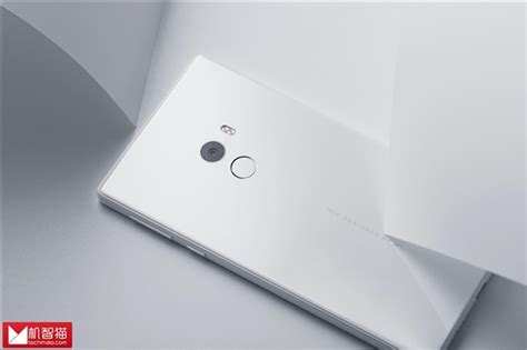 Pearl White Xiaomi Mi MIX Gets Unboxed Gizmochina