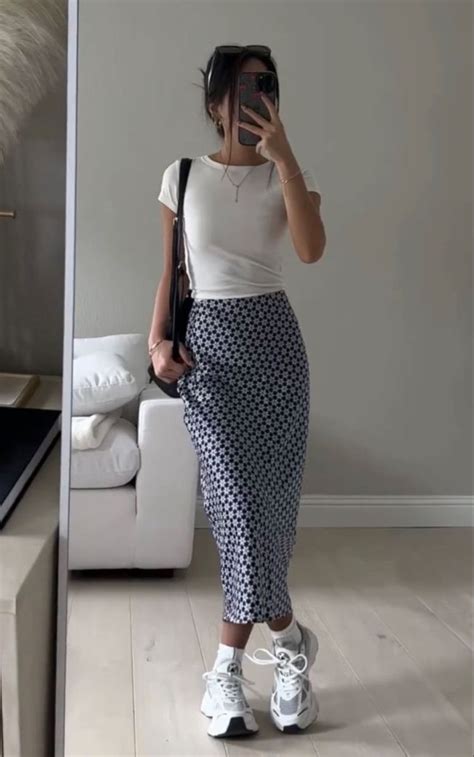 Pin Di Ofnis Gaya Busana Gaya Model Pakaian Model Baju Wanita